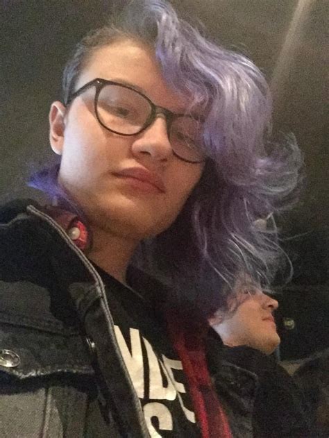 18 Nb No Hrt Yet Trying To Fit The Androgynous Punk” Look