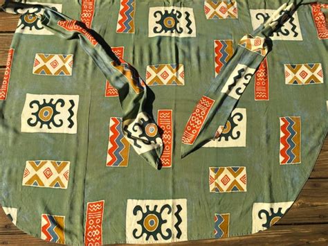 Vintage Indonesian Batik Sarong Wrap Skirt One Size Gem