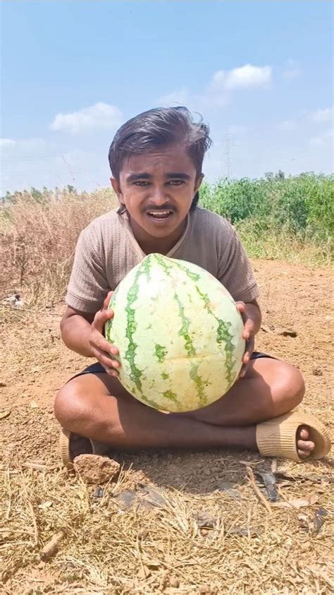 Sriramfoodie అలా జాలిగా మా ఊరి బావిలోకి వెళ్ళాము Enjoy Village