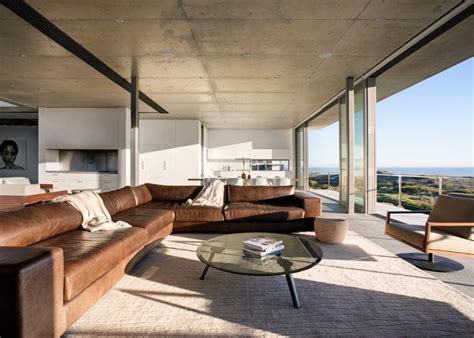 Pearl Bay Residence By Gavin Maddock Overlooks The Ocean