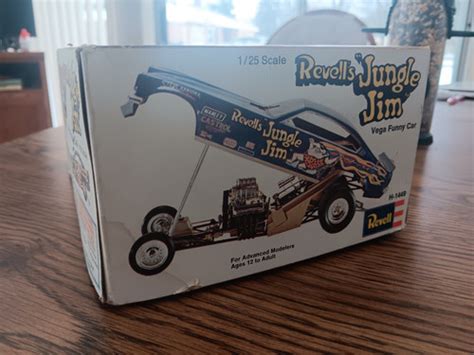 1973 Revell 125 Scale Model Kit Jungle Jim” Vega Funny Car 💯