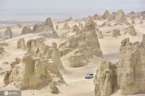 青海俄博梁雅丹地貌群震撼眼球