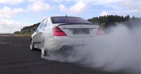 Mercedes Benz S63 AMG W221 Misbehaving Is Not Really That