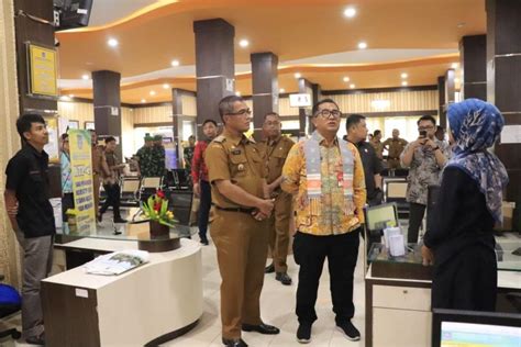 Dirjen Otda Evaluasi Pelaksanaan Pemerintahan Kota Payakumbuh Antara