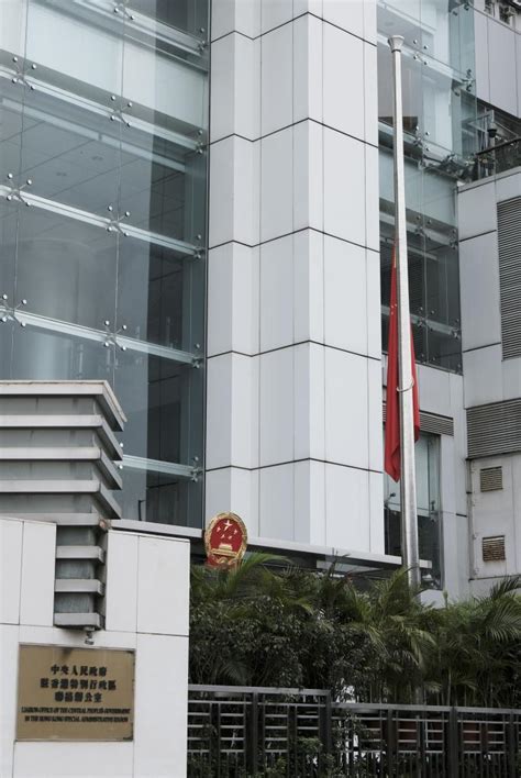 天安门新华门人民大会堂等处下半旗悼念江泽民同志逝世 中华人民共和国国防部