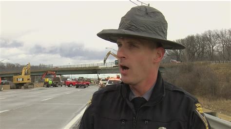 Semi Crashes Into Overpass Friday Morning Driver Arrested