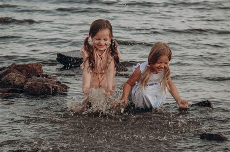 Nadushas Mir ☀️Чтобы жить нужно солнце свобода и маленький цветок Ганс Христиан Андерсен