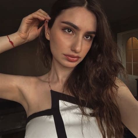 Anna Ch GeorgianEy Annamare Me Threads Say More