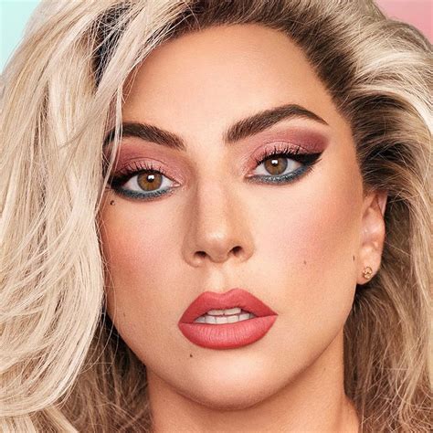 10 Most Notable Celebrities With Hazel Eyes Luxe Lenses
