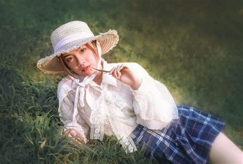 Ảnh Gái Xinh Mặc Váy Xếp Ly Ngắn Thu Hút Mọi Ánh Nhìn