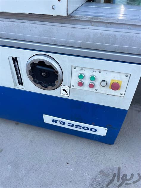 دورکن ۲۲۰ نوین چوب لبه چسبان Cnc ماشین‌آلات صنعتی تهران، ایران دیوار