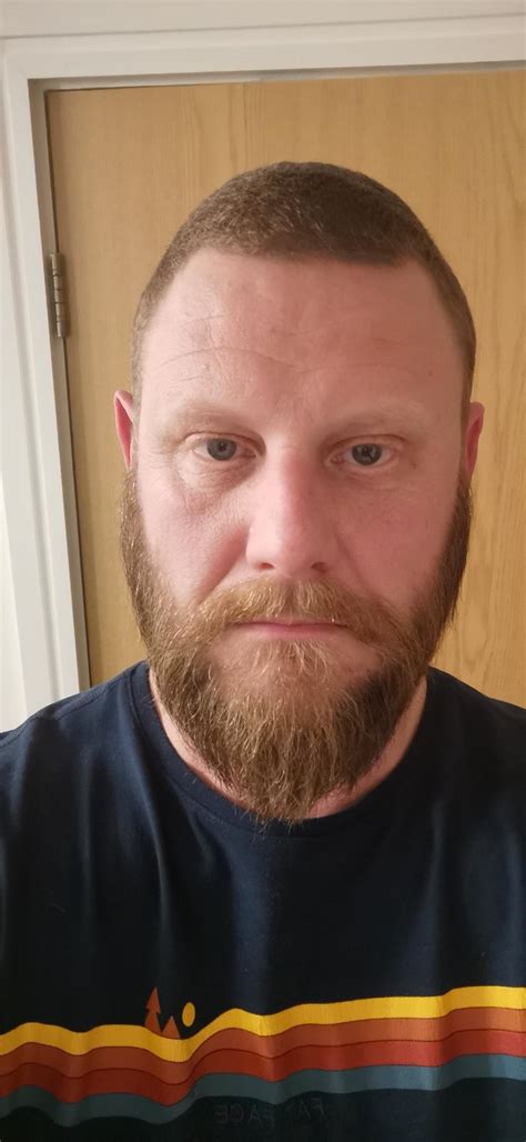 Having A Play With My New Heated Beard Brush 😁 Rbeards