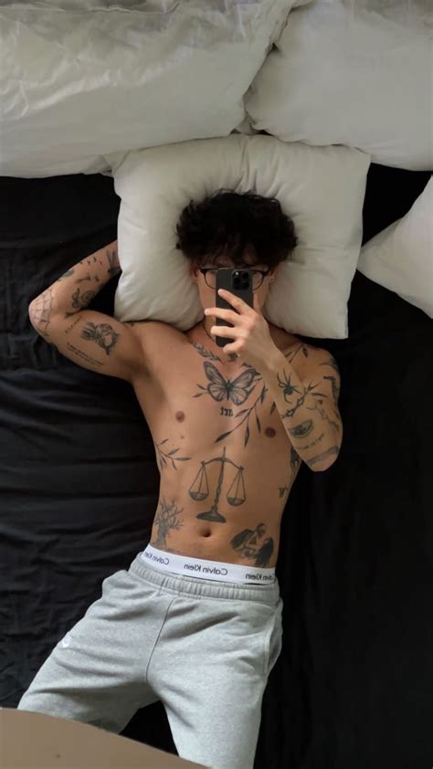 Pin By Noor On Post UD E UDD E Simple Tattoos For Guys Rib Tattoos