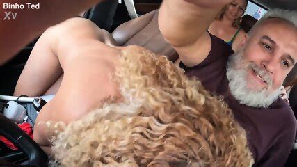 Binho Ted Mc Fiama Entra No Carro Tira A Roupa E Vai De Boca Mamar O Motorista