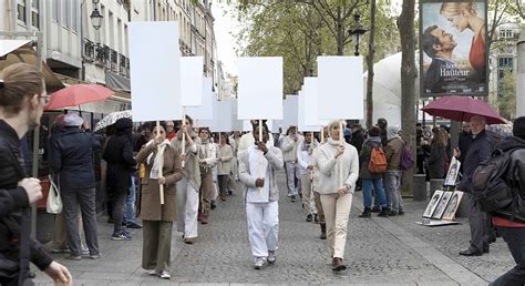 Blank Placard Dance Replay