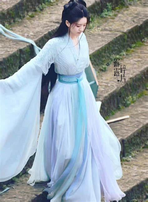 赵露思《神隐》饭拍路透