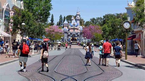 Un Matrimonio Vivió A Escondidas En Disneyland Durante 16 Años