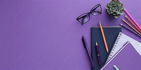 생산적이고 다채로운 작업 공간을 조성하는 사무용품으로 둘러싸인 세련된 보라색 책상 보라색 책상 사무용품 작업 공간 배경 일러스트 및 사진 무료 다운로드 Pngtree