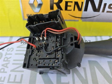 Рено Сандеро 2019 new подрулевой переключатель ЛЕВЫЙ оригинал 255671506R