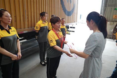 韵达快递员王永平荣获全国五一劳动奖章 彰显新业态劳动者荣耀 平顶山工会网