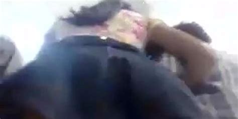 Debajo De La Falda Negra