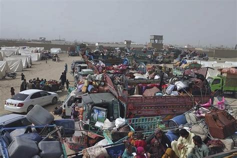 Dozens Of Afghans Who Were Illegally In Pakistan Are Detained And