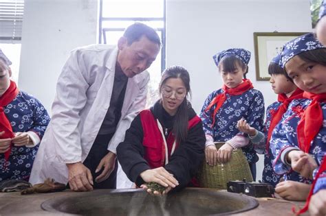 风景园林学院开展“以茶知礼，以劳育人”耕读劳动教育主题实践活动 风景园林学院网站