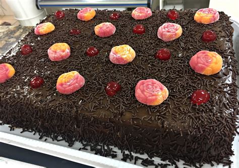 무료 이미지 단 빵 굽기 디저트 요리 생일 케이크 초코 케이크 착빙 구운 식품 준장 Torte 버터 크림