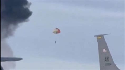 Video Air Force Pilot Ejects Safely Before F 35 Crashes In Alaska Abc