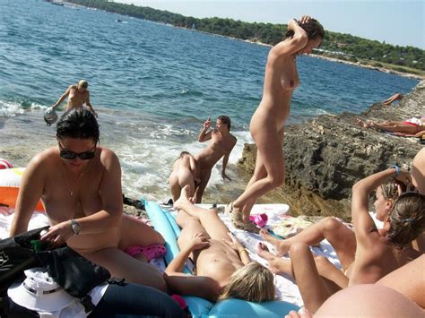 Giant Lesbian Boat Trip And The Fun They Had 0 196 Porn Pic Eporner
