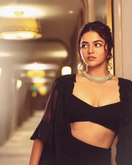 Wamiqa Gabbi 15 Hot And Bold Pics In Saree