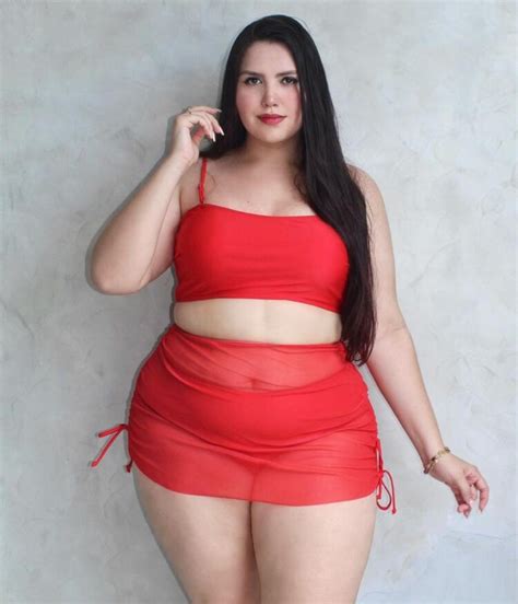 6 Hot Sexy Jasleen Kaur Bikini Pics