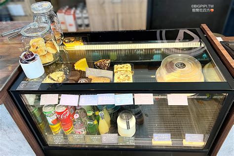【芝山美食】路口加啡 Caffe Rue， 路口咖啡 天母sogo附近咖啡廳推薦 翹臀吃四方
