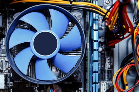 방열판 및 중앙 처리의 팬 또는 Pc 시스템 단위 내부 Cpu 쿨러 컴퓨터에 대한 스톡 사진 및 기타 이미지 컴퓨터 선풍기