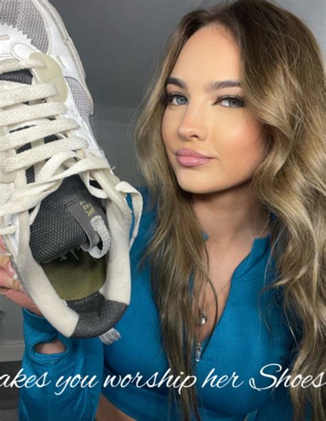 Empress Ivy Foot Adoration Foot Fetish Directory And Foot Fetish