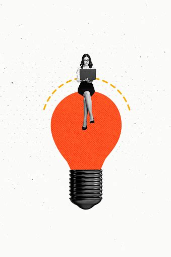 수직 복합 작품 콜라주 이미지 미니 레이디 사용 노트북 거대한 전구 독립적 인 배경에 고립 된 그림입니다 기업 문화에 대한 스톡 사진 및 기타 이미지 Istock