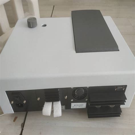 新品紫外可见分光光度计