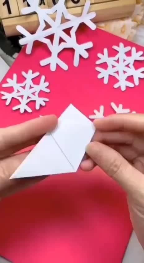 Объемные снежинки из бумаги своими руками пошаговая инструкция фото Как сделать объемную