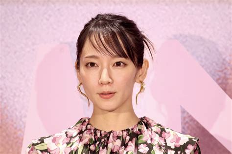 ムビッチ On Twitter 吉岡里帆🎞️『アイスクリームフィーバー』記者会見and完成披露舞台挨拶【📸フォトギャラリー 全26枚】😆