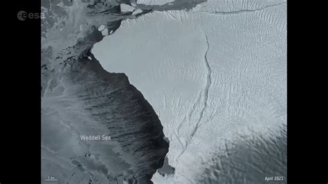 Esa Giant Iceberg Breaks Away From Antarctic Ice Shelf