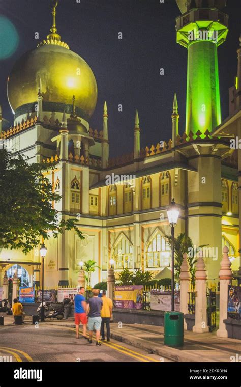 Sultan Mosque Or Masjid Sultan In The Arab Quarter Kampong Glam In