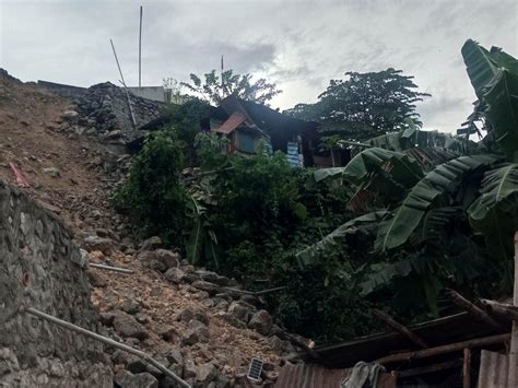 Landslides Hit Mountain Barangays In Cebu City 3 Families Rescued