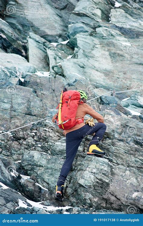 登山男性攀岩岩山 库存照片 图片 包括有 生活方式 冒险家 室外 欧洲 男性 人力 修改 191017138