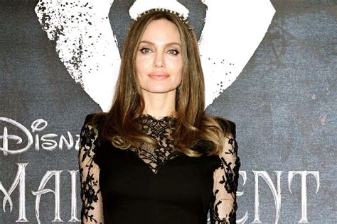 ანჯელინა ჯოლი ბრედ პიტის შემდეგ რომანტიკული ურთიერთობა არავისთან მქონია Imedinews