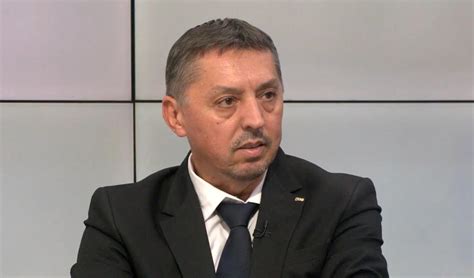 Ministrul Educației în Timp Ce Cadrele Didactice Protestează „este