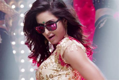 Watch Katrina Kaifs Sexy New Moves On Kala Chashma Bollywood News