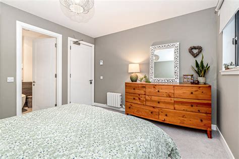 3 1 104 minerva street finnieston glasgow g3 8by rettie
