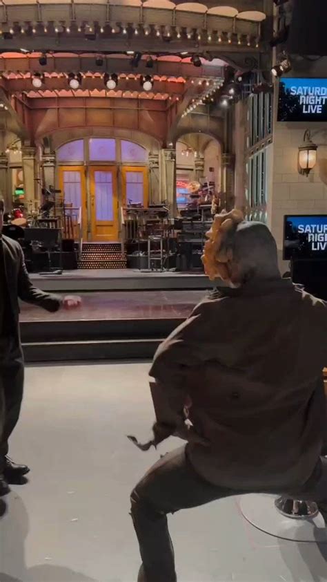 Dancing With A Clicker On The Snl Set R Pedro Pascal