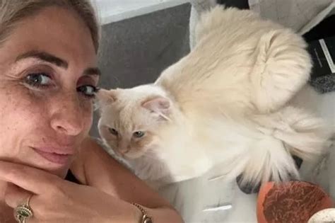 Fortune Teller And Psychic Reveals Cat Is Her Unlikely Protégé After