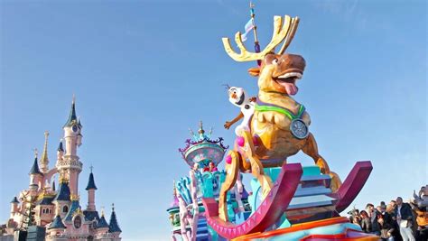 Frozen Float Disappears From Disney Stars On Parade At Disneyland Paris Wdw News Today